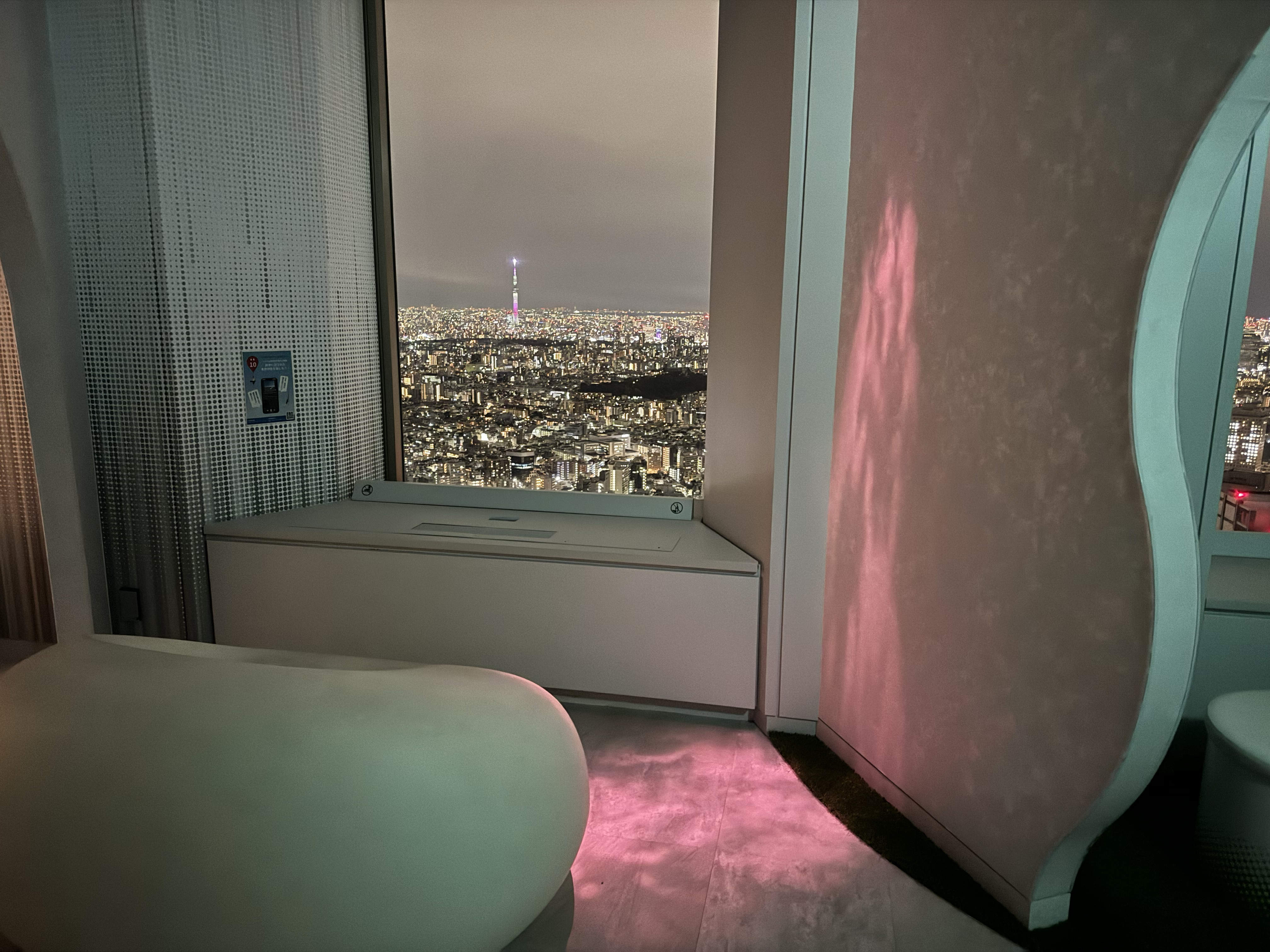 BioSHADOW納入事例 サンシャイン60展望台 てんぼうパーク | 納入事例集 | 電気・建築設備 | Panasonic